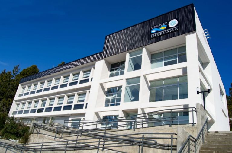 Con la presencia de importantes autoridades nacionales la UNCO inaugura ...