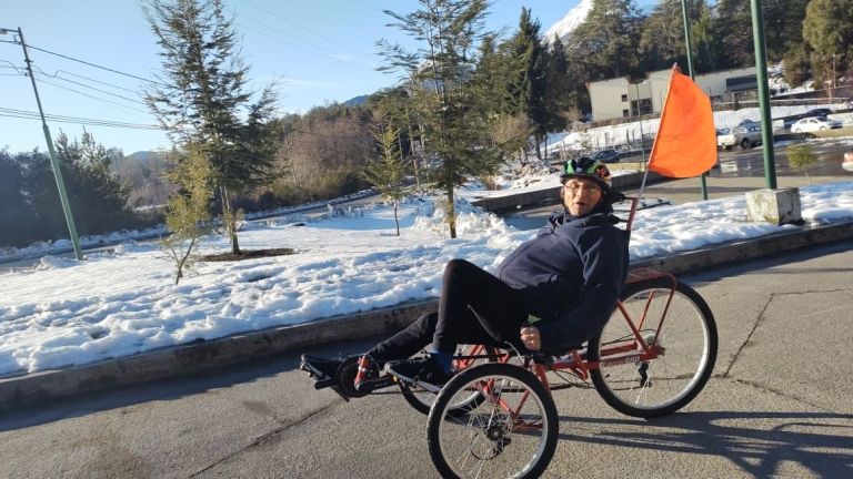 Ariel Hess, con su nueva bicicleta, se prepara para los nuevos desafíos ...