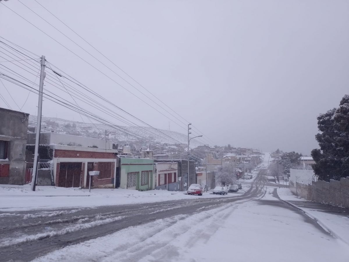 Un domingo con nieve en Comodoro | Diario Crónica