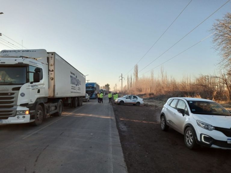 Un intendente salió a cortar la ruta para reclamar obras al Estado ...