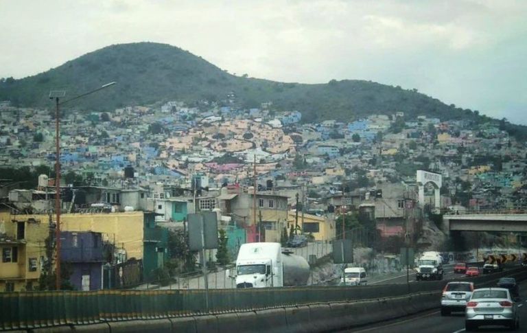 México mágico: Pintan un Dr. Simi en los techos de viviendas de ...