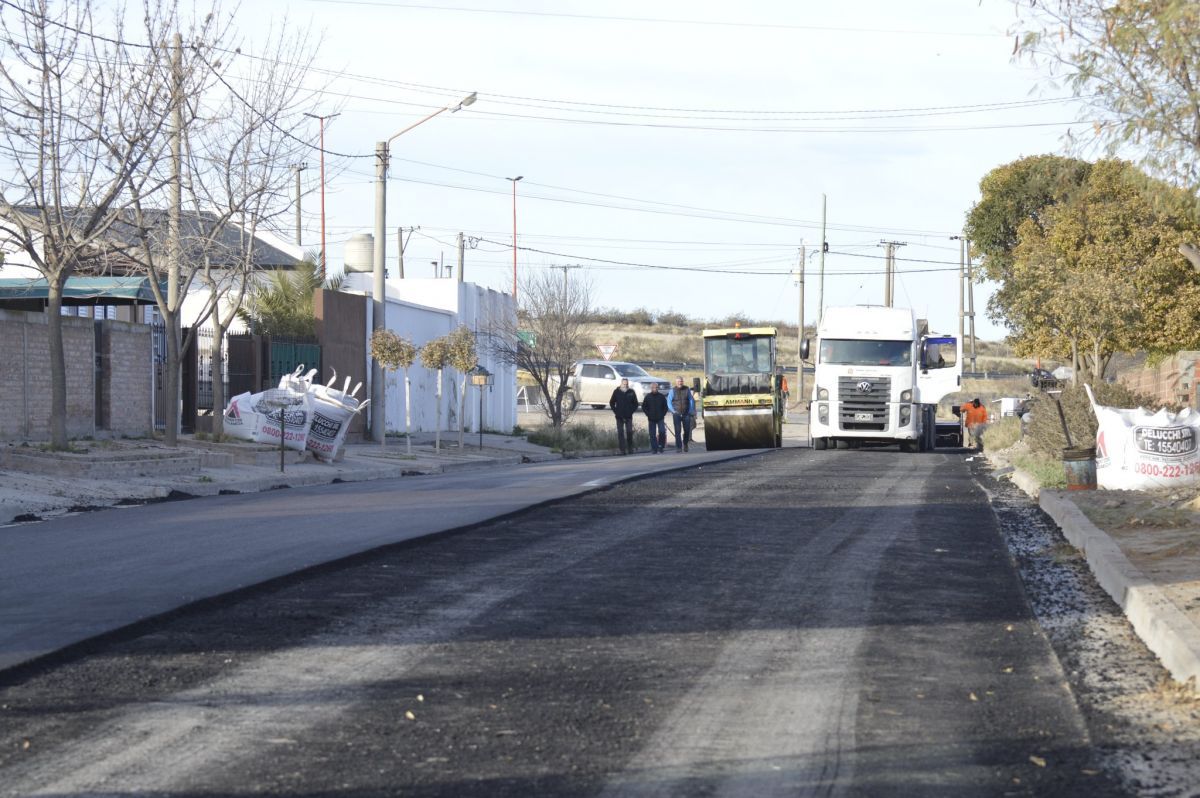 Tras muchos años de espera llegó el asfalto a la diagonal Mendoza en ...