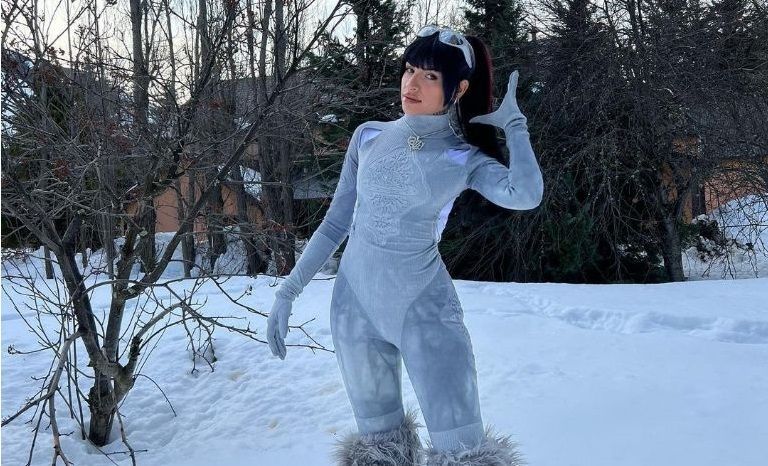 Cazzu la rompió en el cerro Catedral durante el Monster Energy | Diario ...